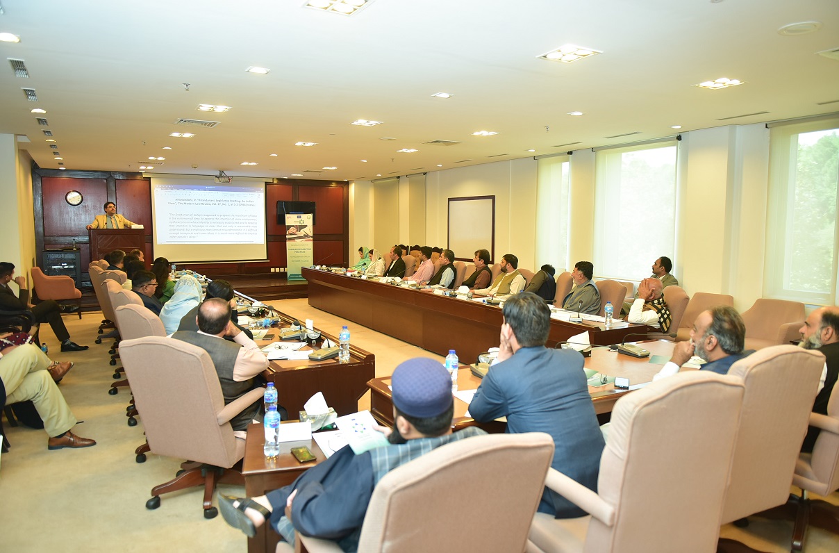 SEMINARS & WORKSHOPS